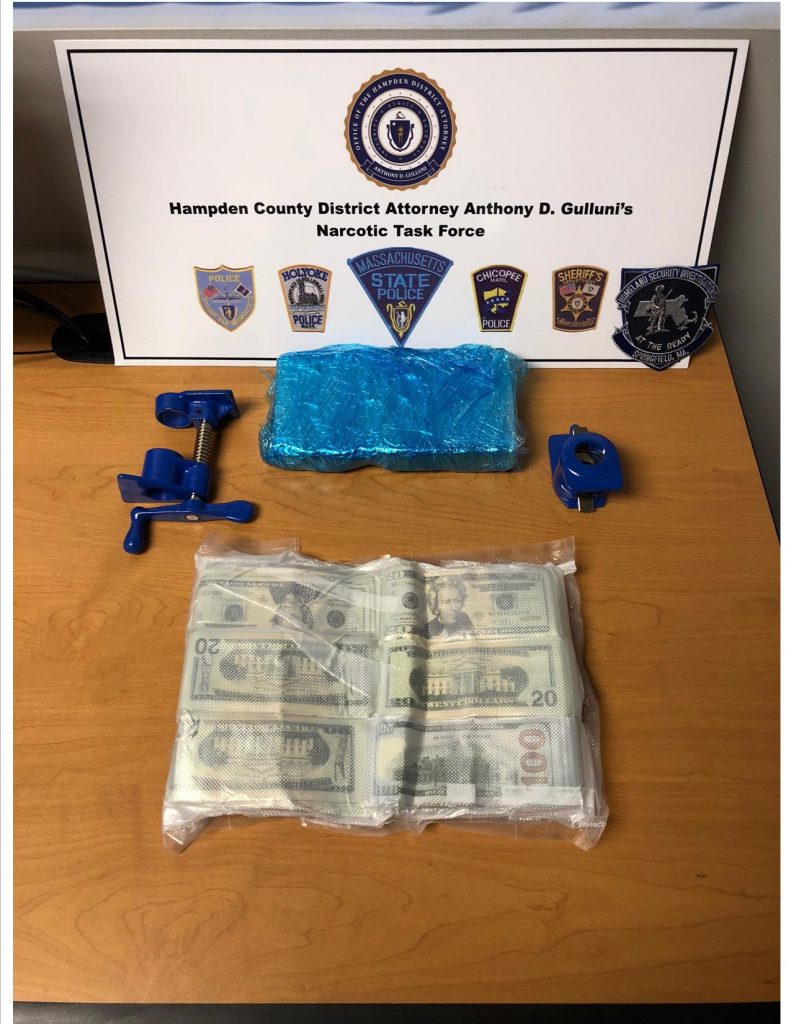 Drug task force members seize kilo of cocaine worth $80,000 on street ...